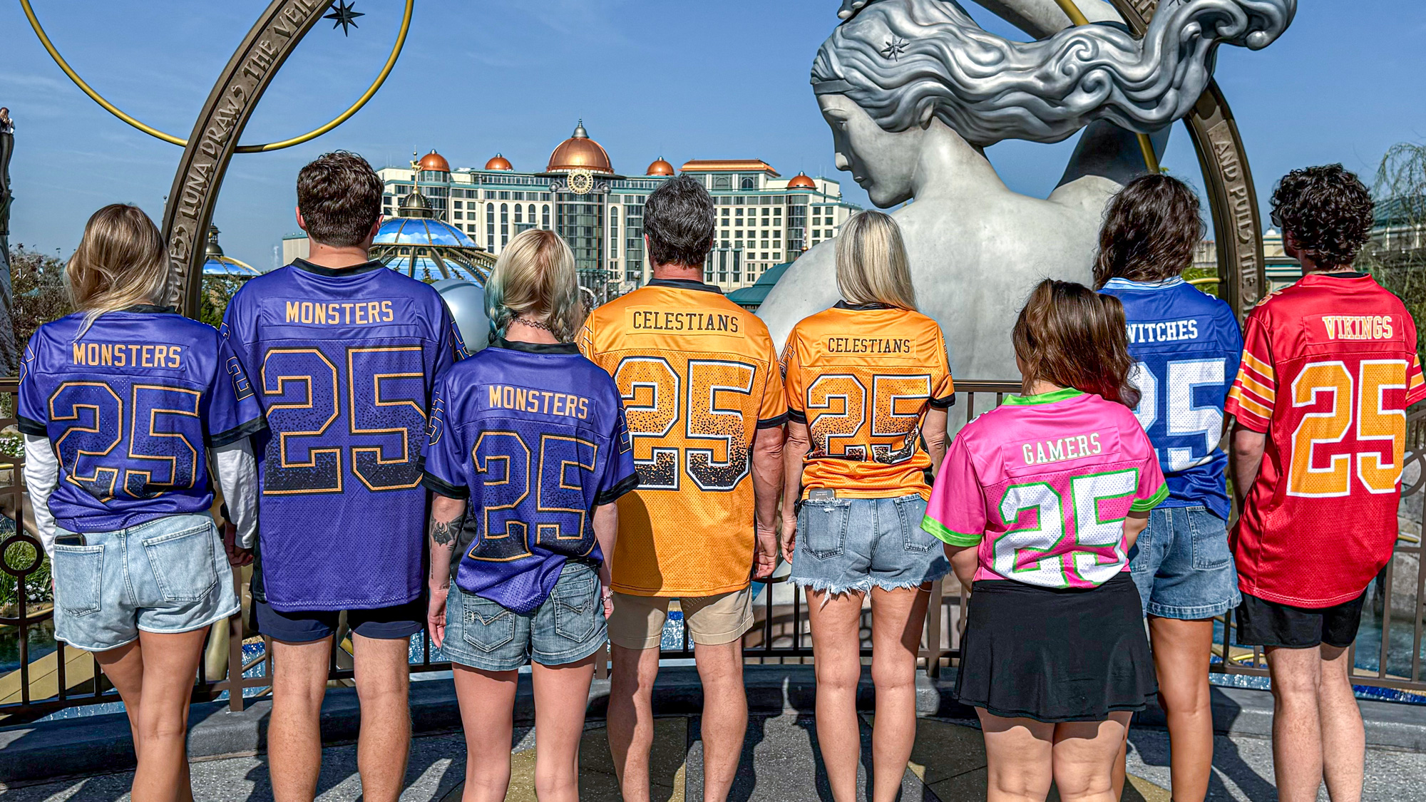 Matching family shirts | Cheap theme park outfit ideas for trips